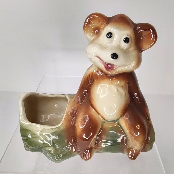 Shawnee | Accents | Vintage Shawnee Pottery Bear On A Log Planter ...